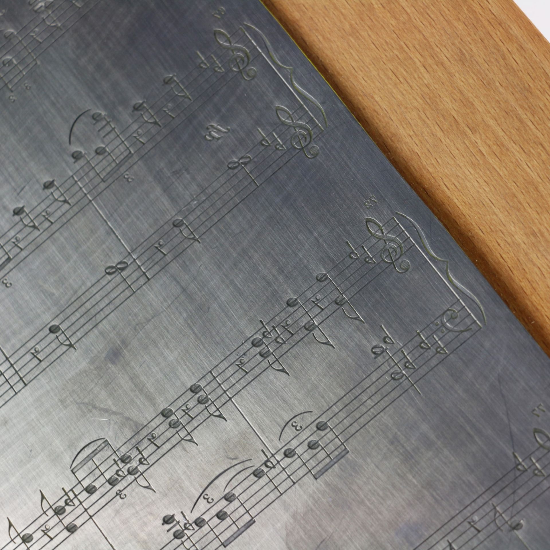 Music engraving plate, mounted on a wooden plaque | HN 8011