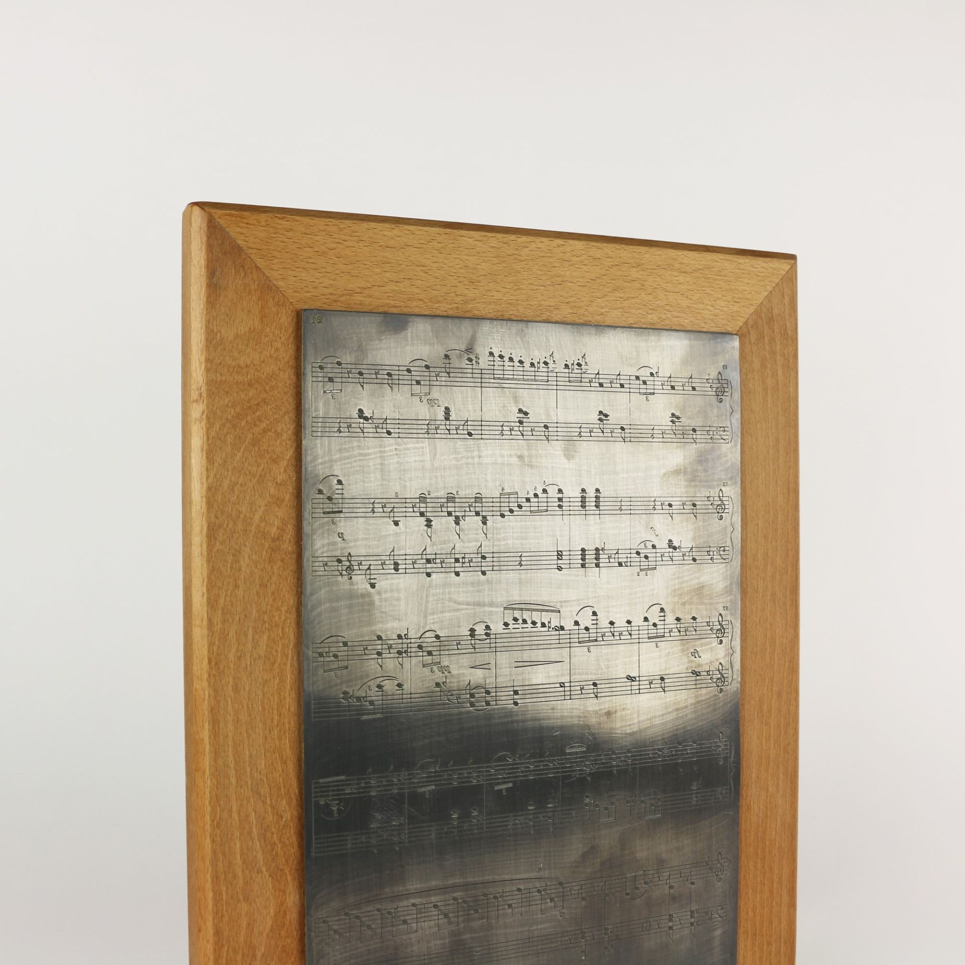 Music engraving plate, mounted on a wooden plaque | HN 8011
